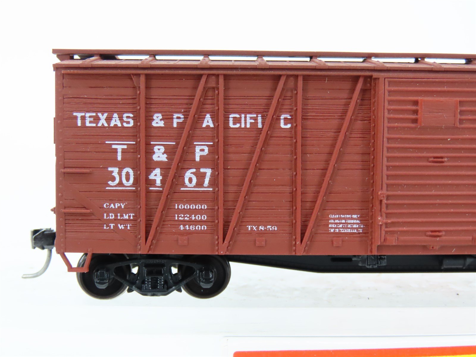 HO Scale Accurail 4512 T&P Texas & Pacific 40' Wood Box Car #30467 - U ...