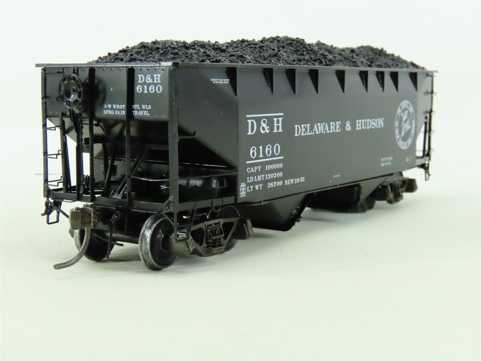 HO Scale Kadee #7034 D&H Delaware & Hudson 2-Bay Offset HO Scale Kadee #7034 D&H Delaware & Hudson 2-Bay Offset