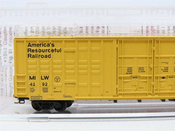 N Scale Micro-Trains MTL 103040 MILW Milwaukee Road Waffle Side 60' Bo - Model Train Market