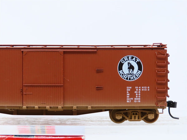 HO Scale Ertl 4381 GN Great Northern 50' Single Door Box Car #23900 ...